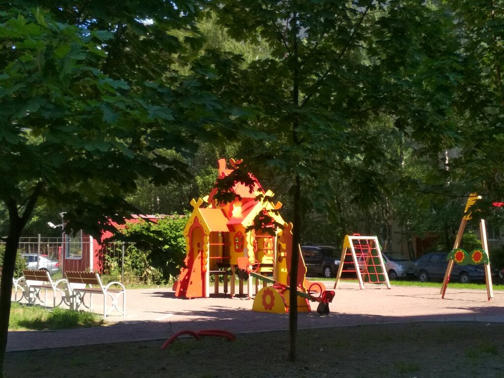 Oyun alanı Playground, Saint‑Petersburg, foto