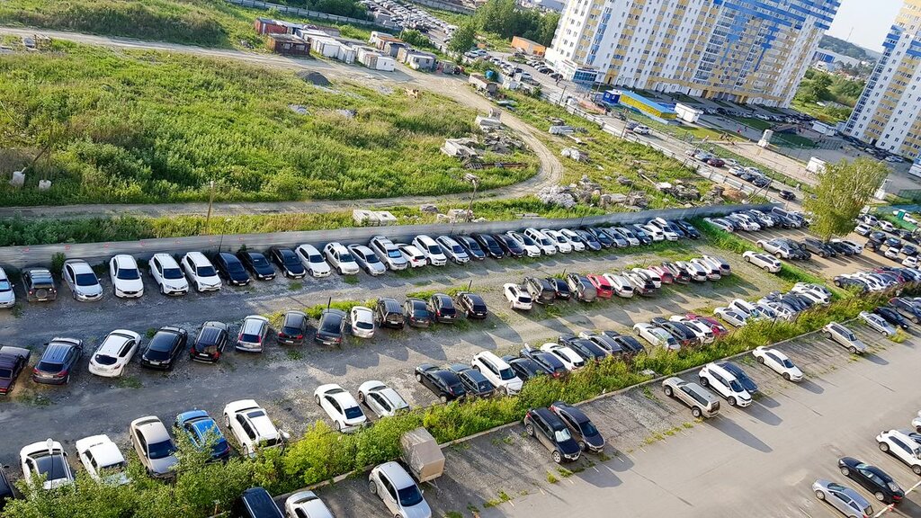 Otoparklar Parking in Koltsovo, Yekaterinburg, foto