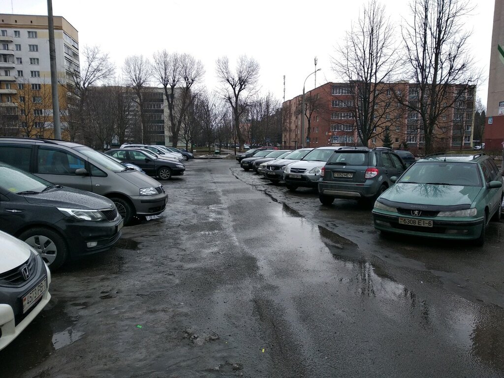 Otoparklar Parking lot, Minsk, foto