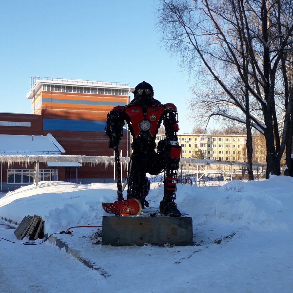 Park, sokak heykeli Робот, Votkinsk, foto