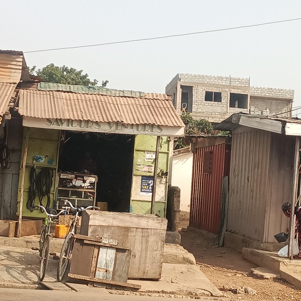 Bisiklet tamircileri Saviour Ventures, Akra, foto