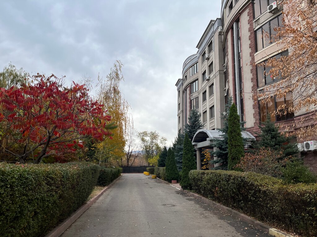 Konut blokları Botanical Garden Residential Complex, Almatı, foto