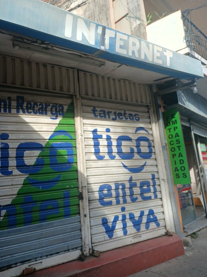 i̇nternet kafeler Punto Internet, Santa‑Krus, foto