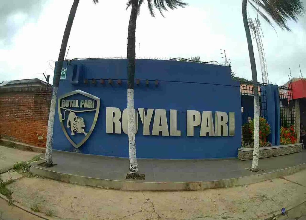 Spor kulüpleri Club Royal Pari, Santa‑Krus, foto