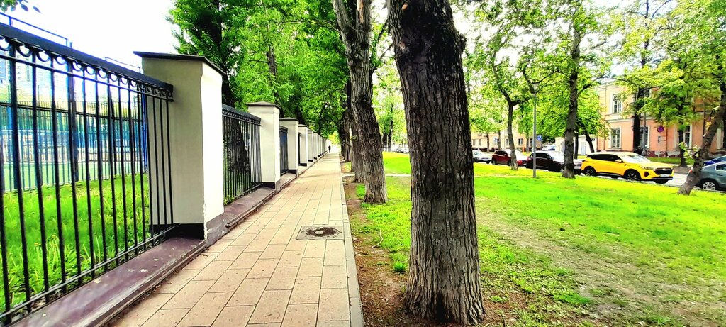 Meydan Krasnokursantsky Public Garden, Moskova, foto