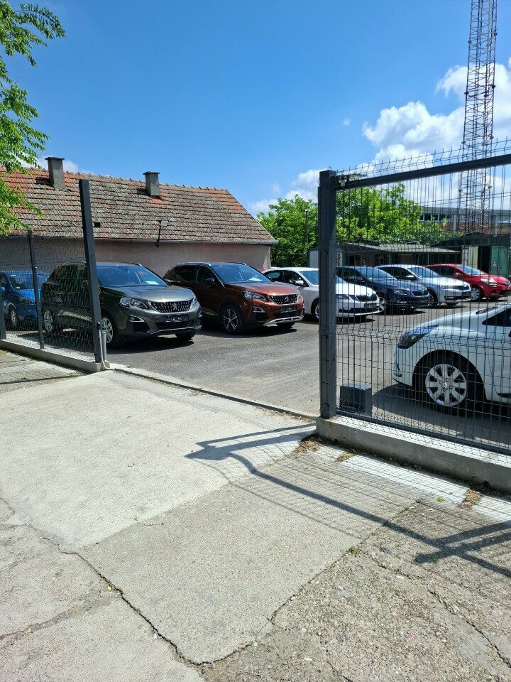 Otomobil satış galerileri Trendmobil, Novi Sad, foto
