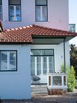A House in Estoril (Avenida Fausto Figueiredo No:3, Estoril), otel  Lizbon İlçesi'nden
