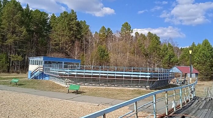 Yüzme havuzları Бассейн, İrkutskaya oblastı, foto