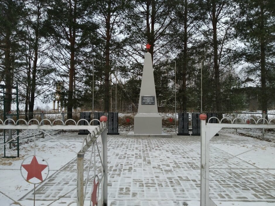 Anıt, heykel Воинам-землякам, погибшим в годы Великой Отечественной войны, Vologodskaya oblastı, foto