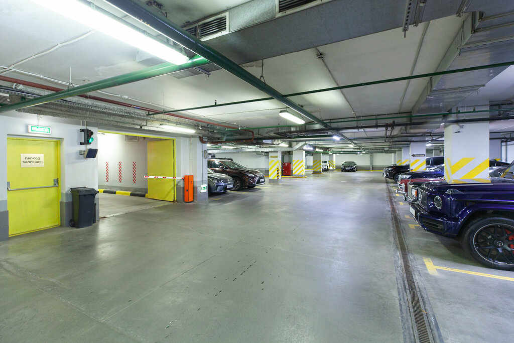 Otoparklar Car park, Moskova, foto