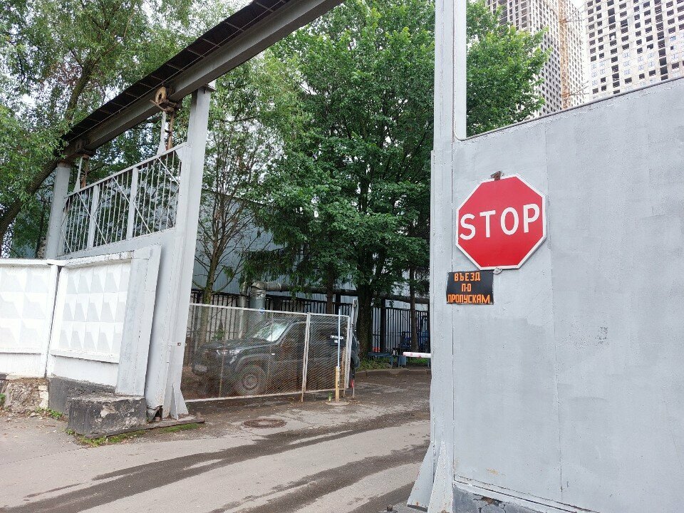 Kapılar Zavod metallokonstruktsy StalGrad, Moskova, foto