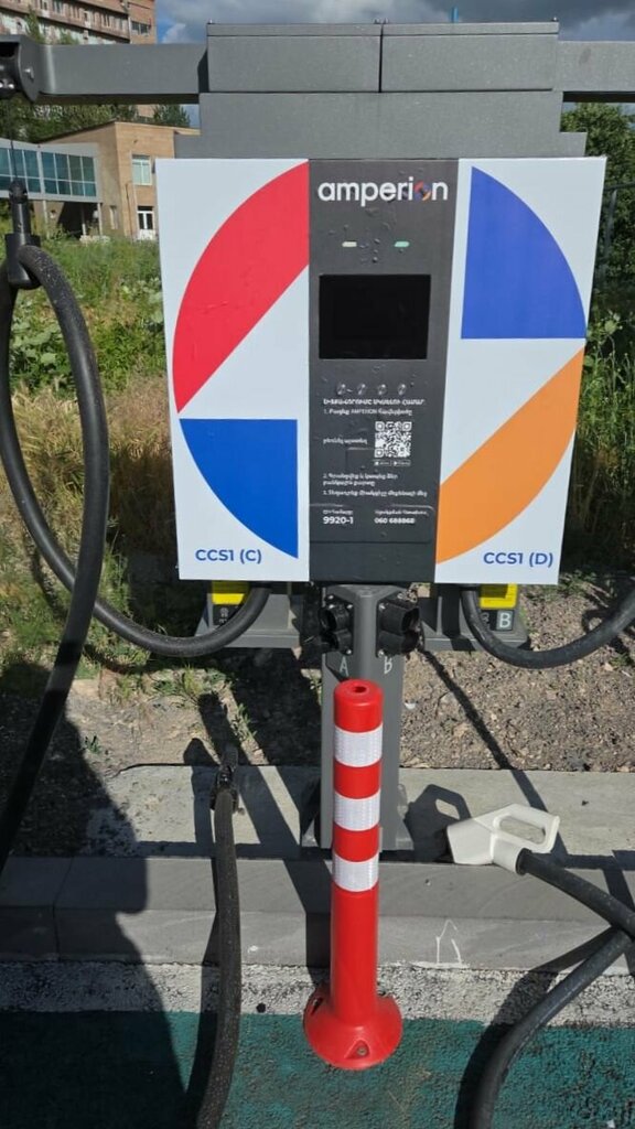 Elektrikli oto şarj istasyonları Amperion, Erivan, foto