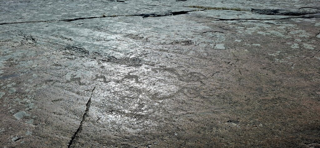 Turistik yerler Peri I Petroglyphs, Karelya, foto