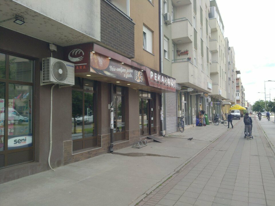 Ekmek fırını Pekara Big Plus, Novi Sad, foto