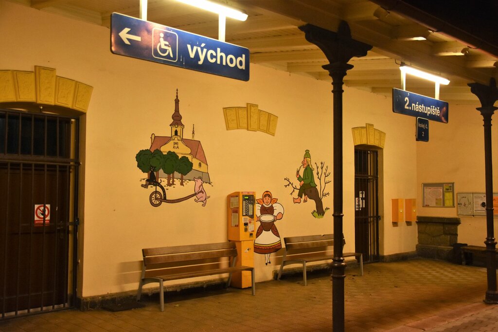 Tren istasyonu Mnichovice, Orta Bohemya Bölgesi, foto