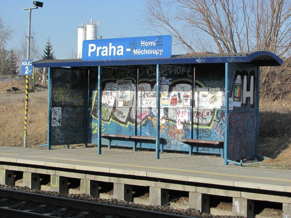 Tren istasyonu Praha-Horní Měcholupy, Prag, foto