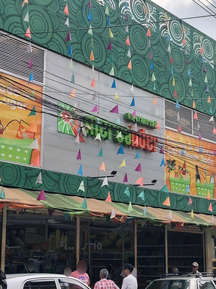 Süpermarket Mercalider, Medellin, foto