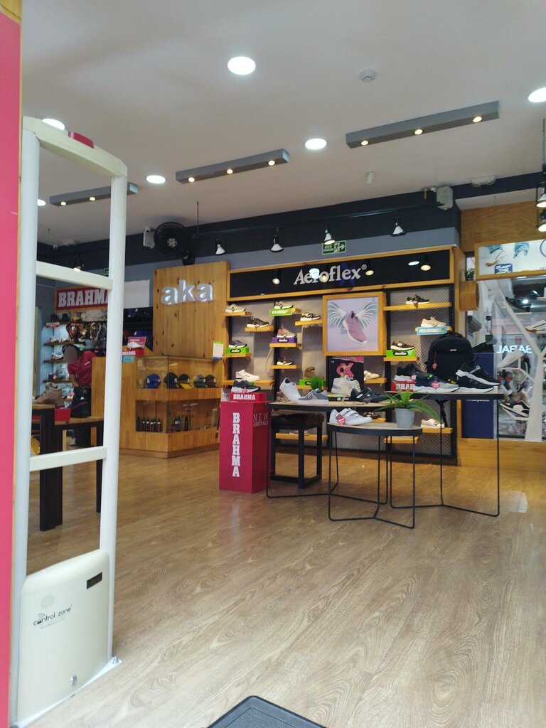 Ayakkabı mağazaları Brahma, Medellin, foto