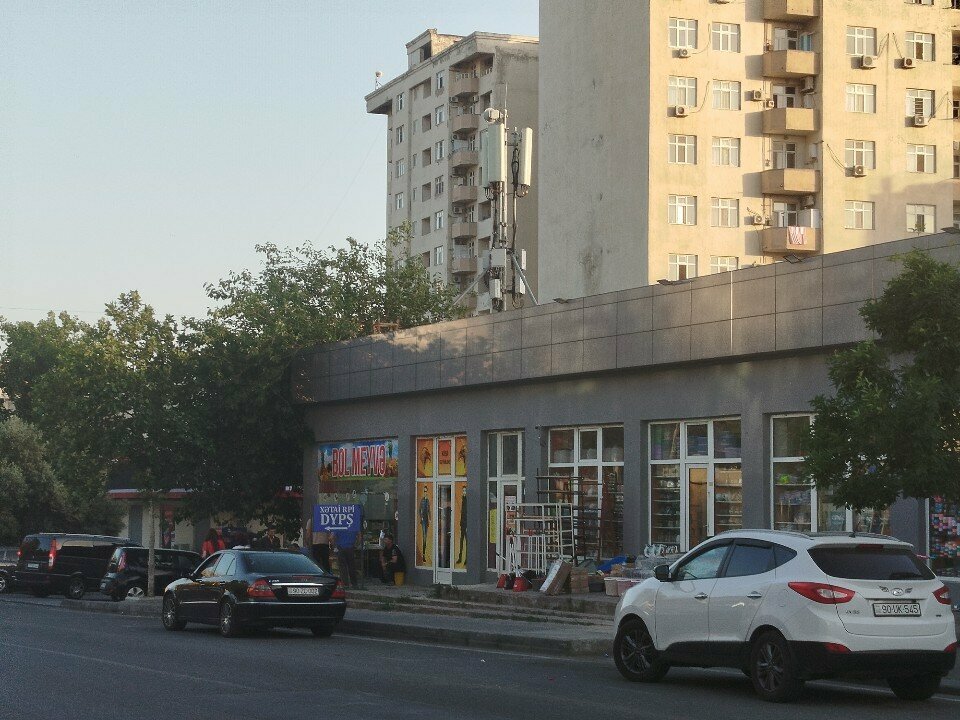 Giyim mağazası Kişi geyimləri, Bakü, foto
