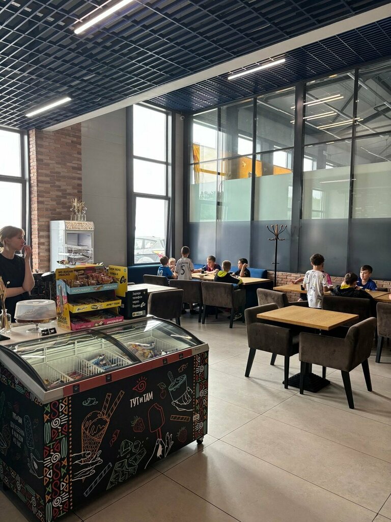 Kafe Tut i Tam, Saint‑Petersburg, foto