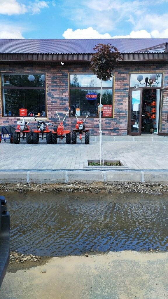 Elektrik ve benzinle çalışan aletler Prorab, Uneça, foto