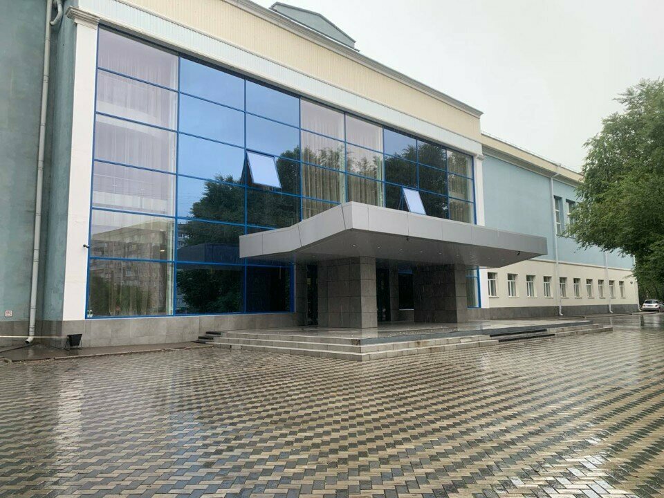 Dans okulları Metallurg, Krasnoyarsk, foto