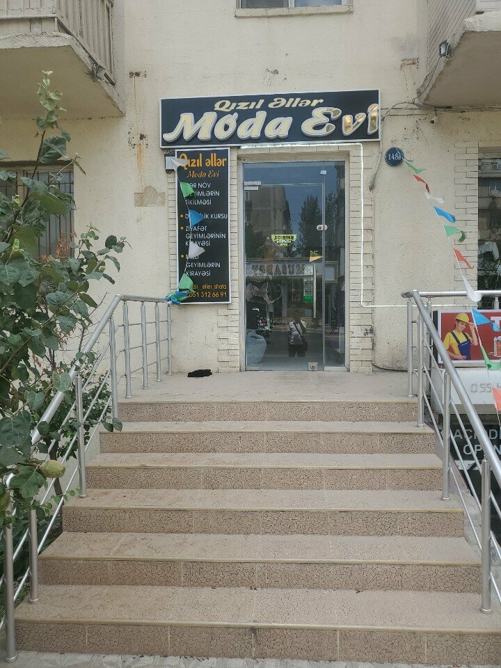 Moda evleri Qızıl Əllər, Bakü, foto