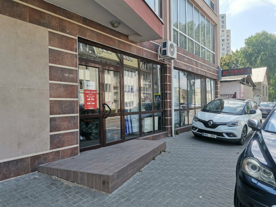Otomobil yedek parçaları Truck & Construct, Kişinev, foto
