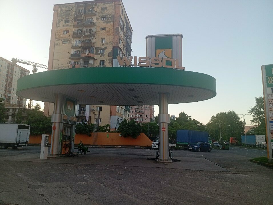 Benzin istasyonu Wissol, Batum, foto