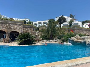 Royal Asarlık Plajı (Muğla, Bodrum, Gümbet Mah.), otel  Bodrum'dan