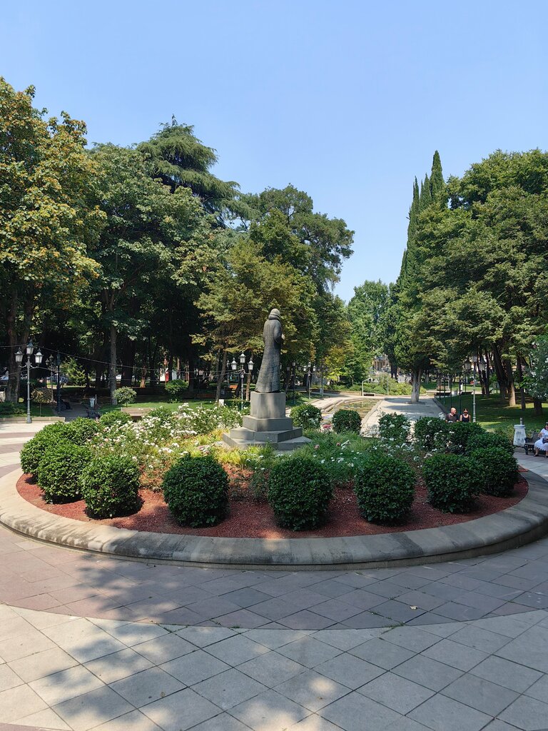 Kültür ve eğlence parkları Deda Ena Park, Tiflis, foto