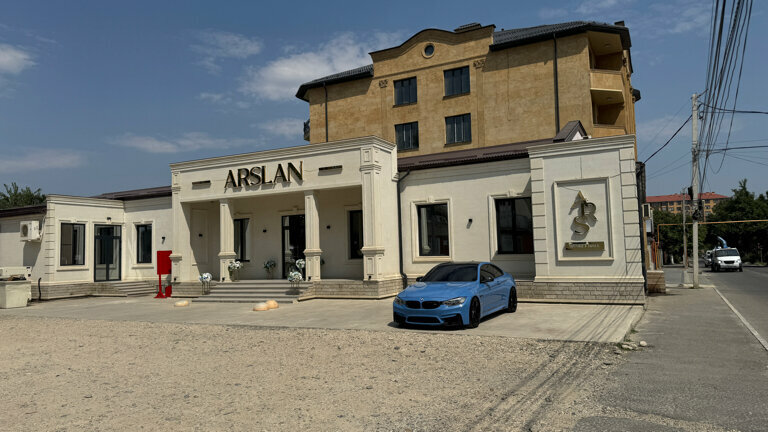Kafe Арслан, Khasavyurt, foto