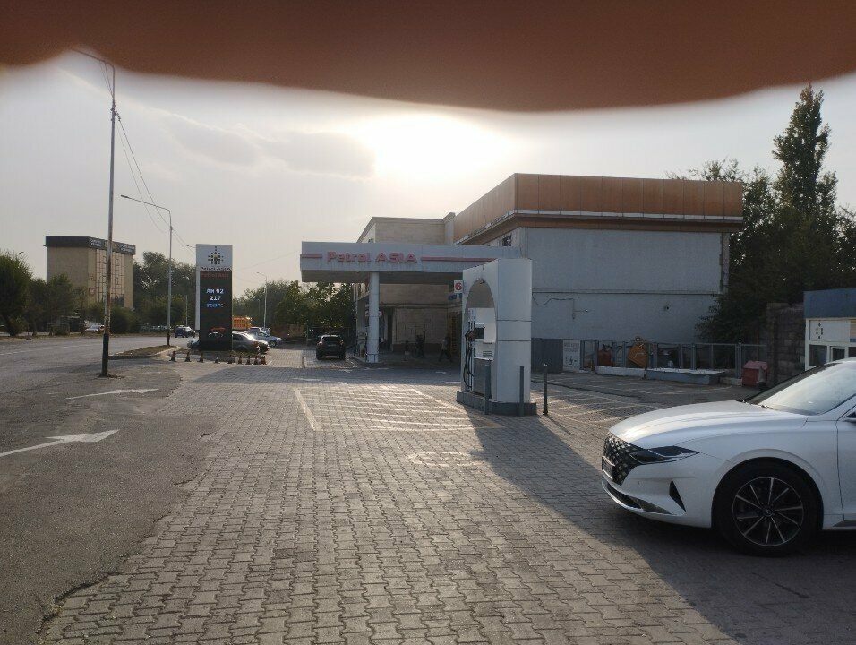 Benzin istasyonu Petrol Asia, Almatı, foto