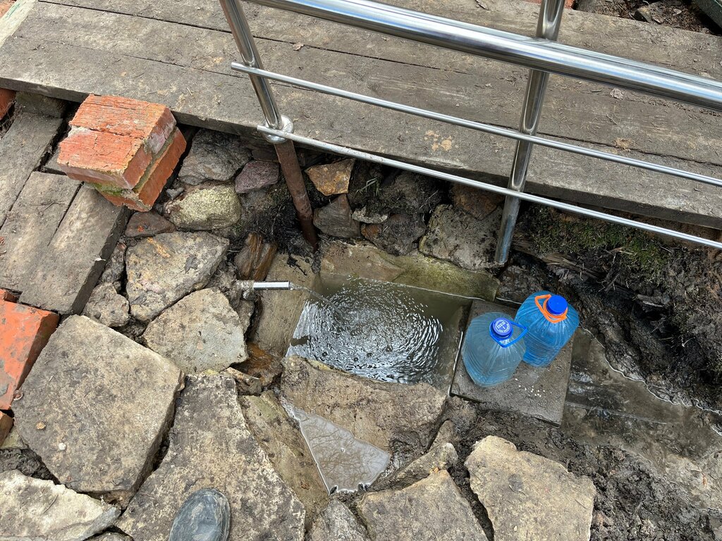 Pınar, çay Spring, stream, Moskova ve Moskovskaya oblastı, foto