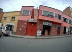 Tropical (Department of La Paz, Provincia Murillo, La Paz, Cotahuma, Avenida Ricardo Jaimes Freyre, 2042), kutlama sunucuları  La Paz'dan