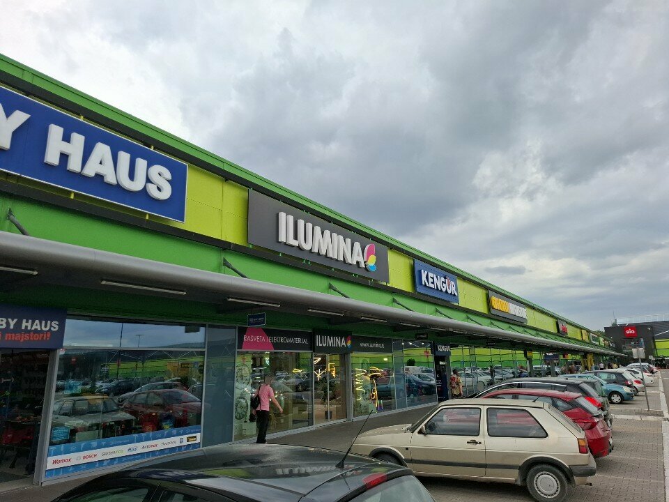 Lamba ve avize mağazaları Ilumina, Novi Sad, foto