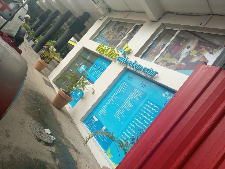 Tıp merkezleri ve klinikler Mari clinic, Loanda, foto