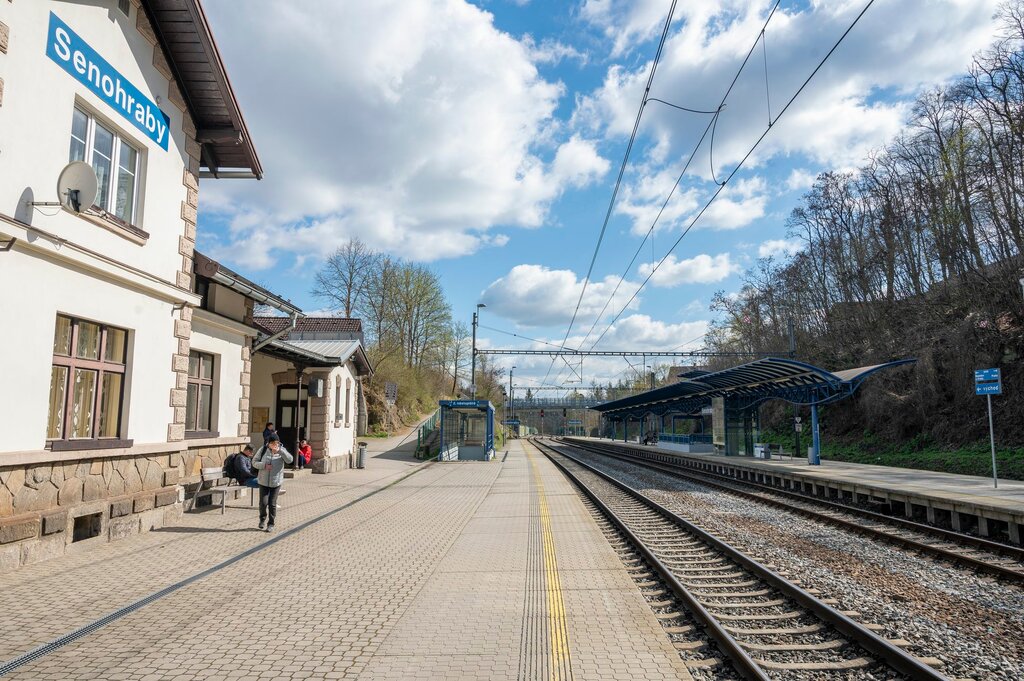 Tren istasyonu Senohraby, Orta Bohemya Bölgesi, foto