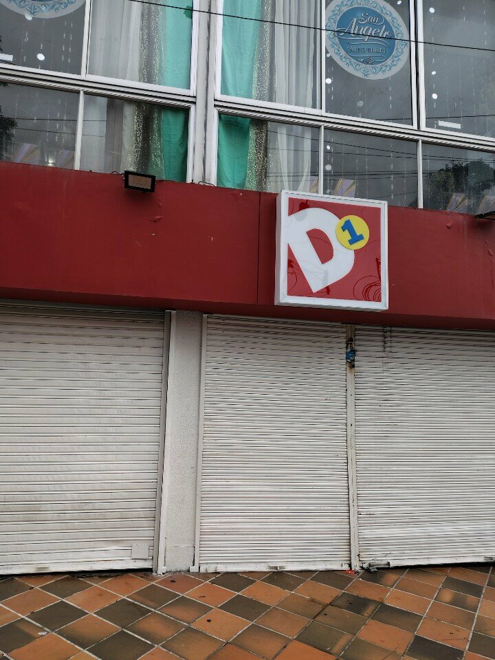 Hipermarket Tienda D1, Medellin, foto
