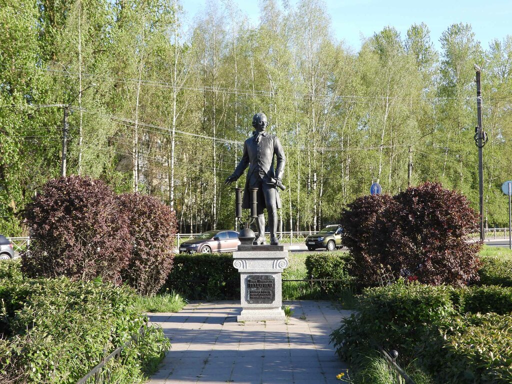 Anıt, heykel И.И. Ползунов, Velikiy Novgorod, foto