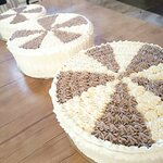 Sohil Tortlari (Ravoq koʻchasi No:8), pasta, şekerleme ve tatlı  Karşı'dan