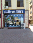 Brothers (Bustonsaroy Street No:39), berberler  Semerkant'tan