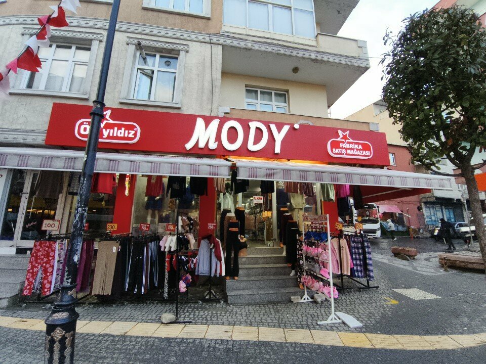 Giyim mağazası Modi Önyıldız Fabrika Satış Mağazası, İstanbul, foto
