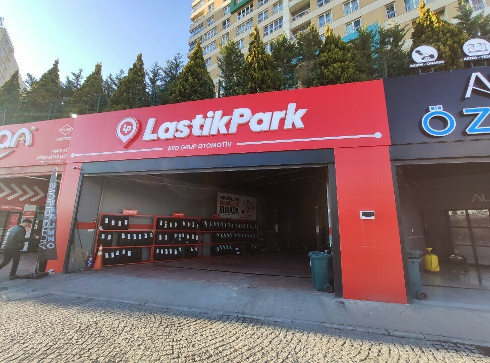 Jant ve lastikçiler LastikPark, İstanbul, foto