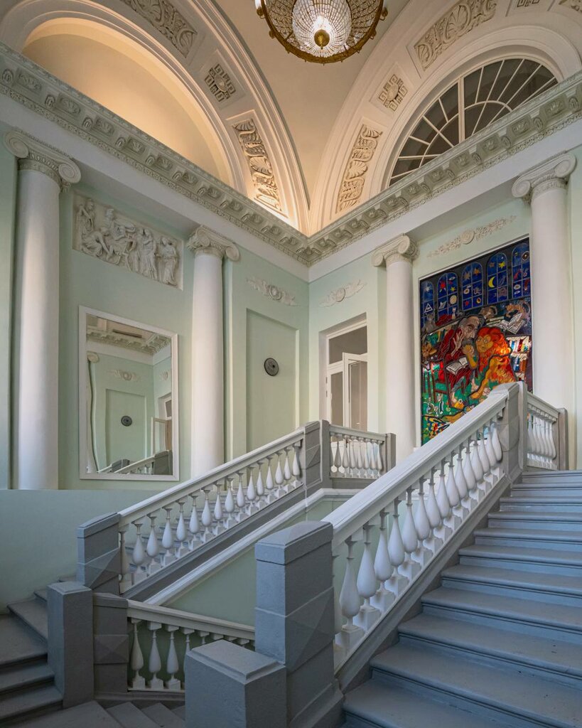 Turistik yerler Главный дом усадьбы Баташёва-Шепелёва-Голицыной, Moskova, foto