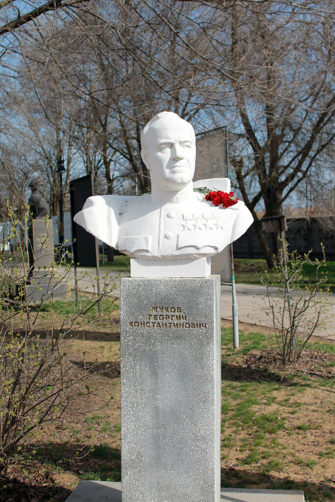 Anıt, heykel Георгий Константинович Жуков, Volgogradskaya oblastı, foto