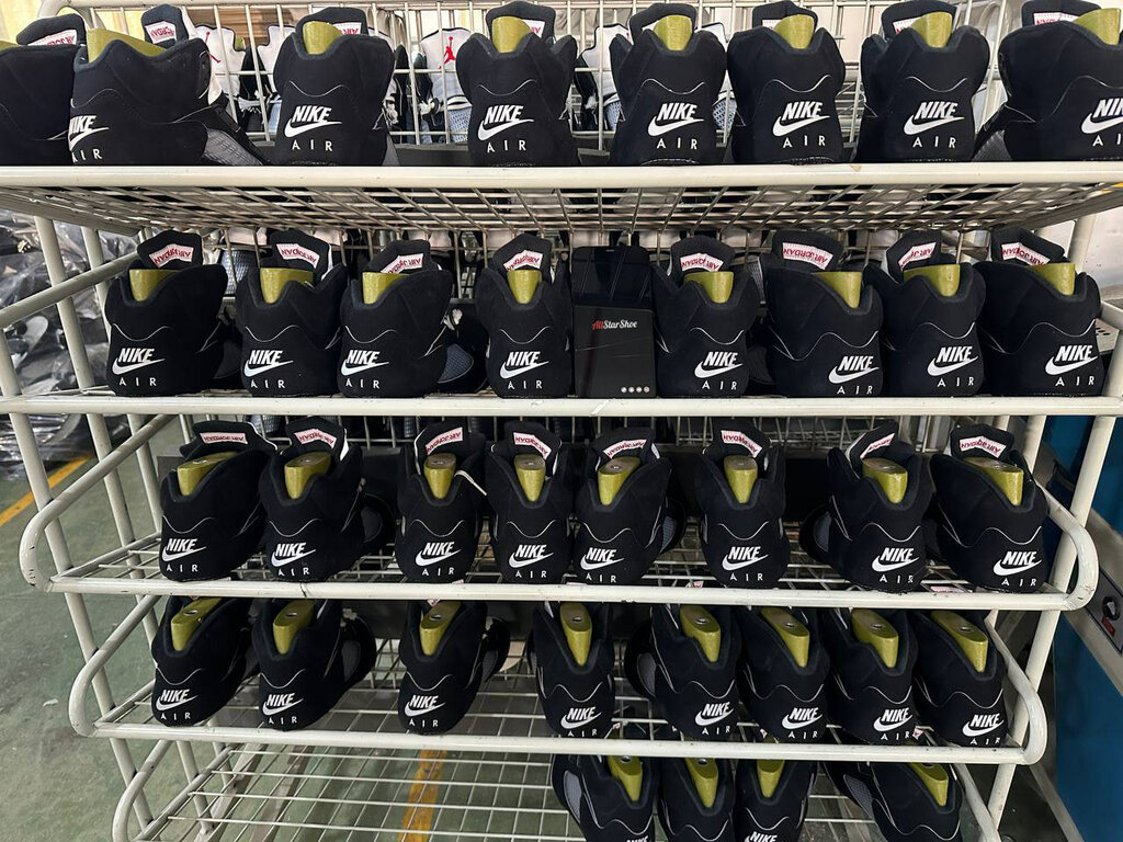 Spor giyim ve ayakkabı Allstarshoe, Novorossiysk, foto