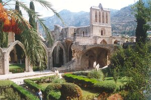 Kıbrıs Girne Bellapais Manastırı (İstanbul, Güngören, Mareşal Çakmak Mah., 598. Sok.), müzeler ve sanat galerileri  İstanbul'dan