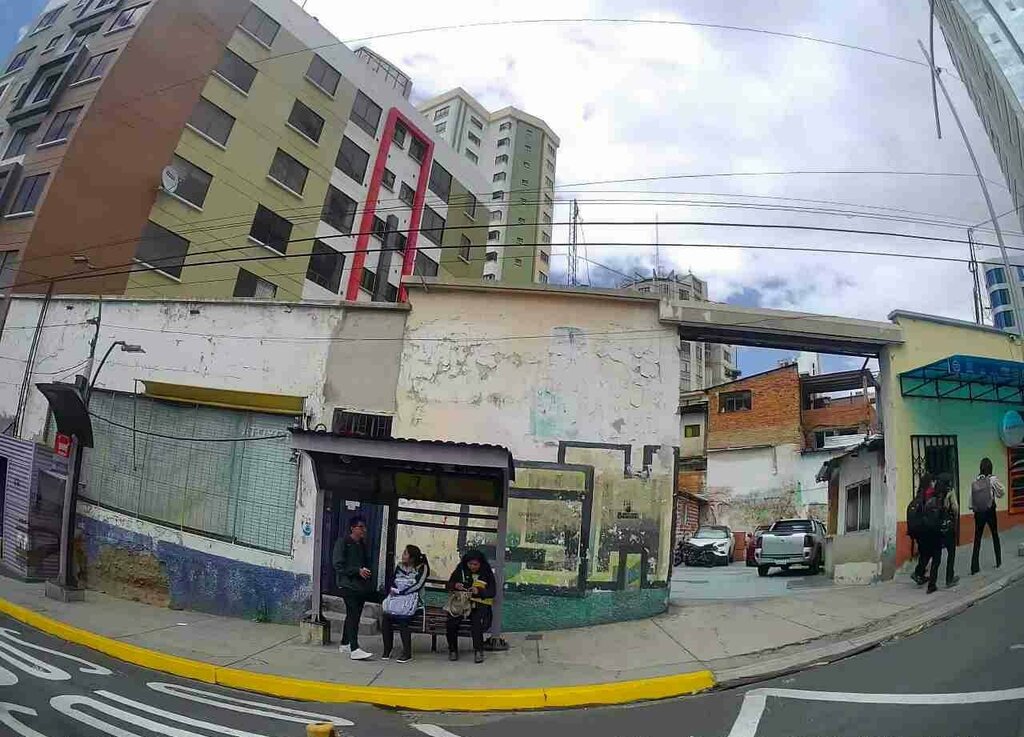 Toplu taşıma durağı Pumakatari, La Paz, foto