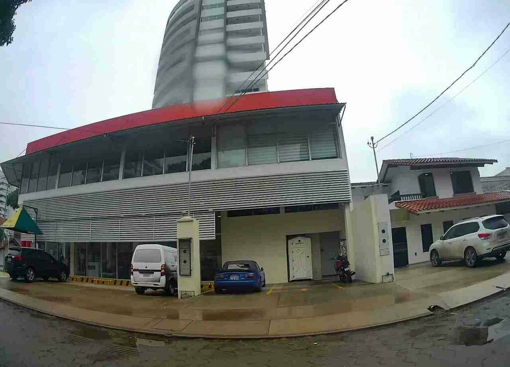 Geçiş noktaları, güvenlik kontrol alanı Security Post, Santa‑Krus, foto